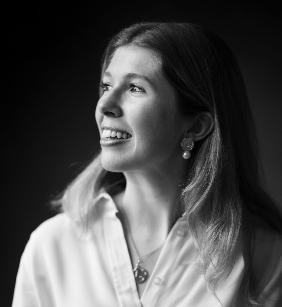 Flora Beckett - James Hambro